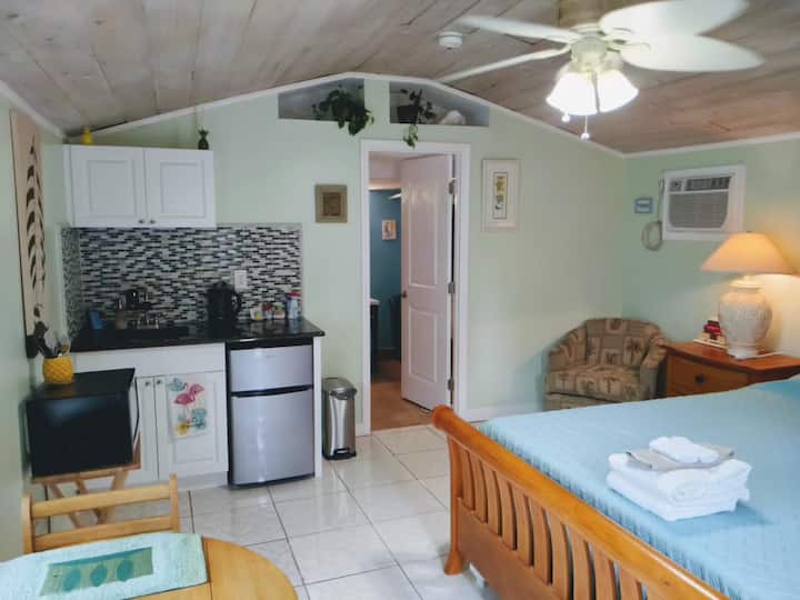 Private Backyard-cottage Near Downtown Dunedin - Belleair Beach, FL