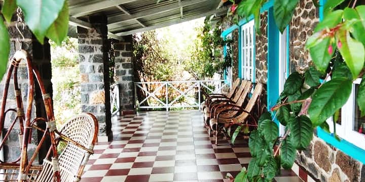 Vatta | 2br Stone Cottage With Patio And Garden - Kodaikanal
