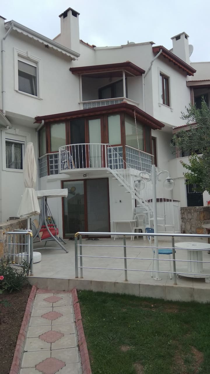 Kuzey Ege'nin Incisi Gömeç De İNtaland Sevgi Köyünde Kiralık Villa - Gömeç