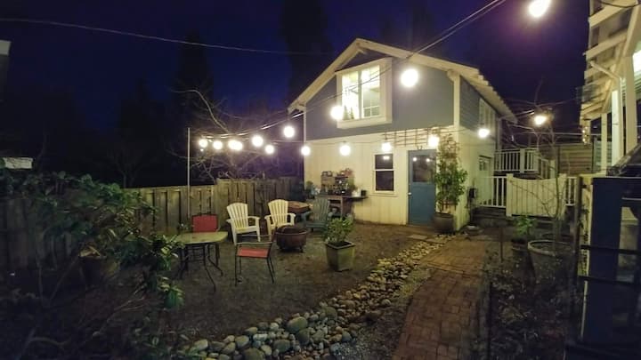 Cozy Garden Studio - Seattle, WA