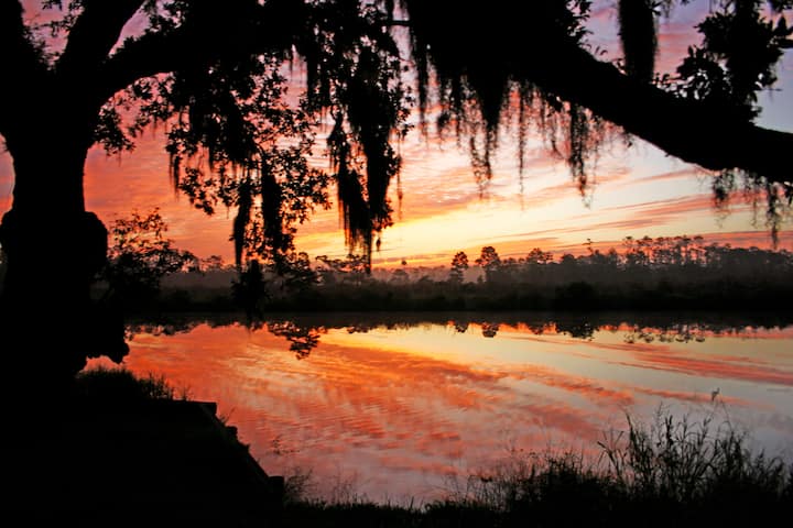 Just Available! Waterfront Haven 40 Min To Nola - Slidell, LA
