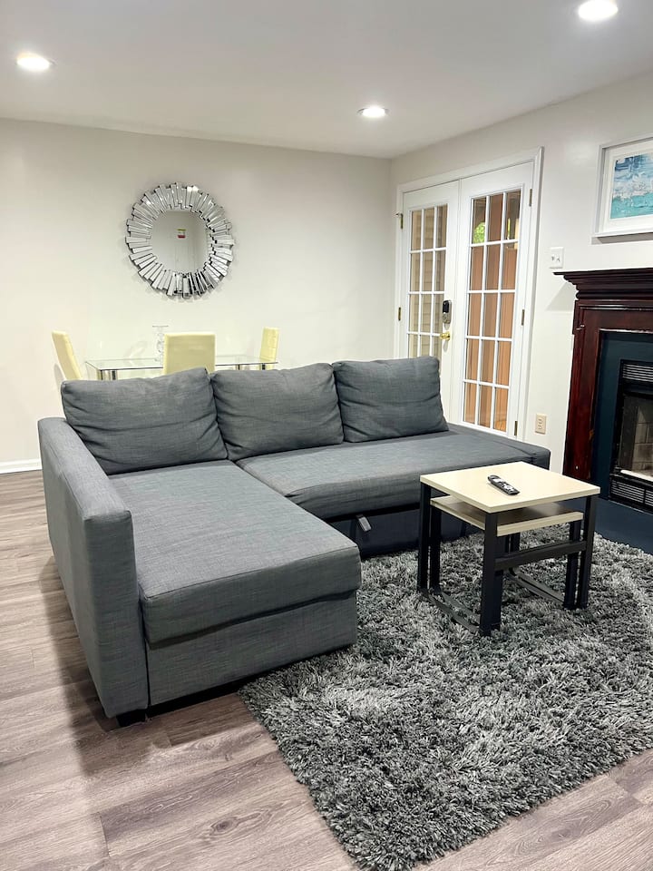 Beautiful Ft. Belvoir Basement Apartment! - Occoquan, VA