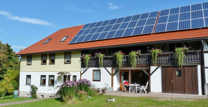 Holiday Apartment Sonnenhof For 3-5 Guests 2 Rooms - Zella-Mehlis