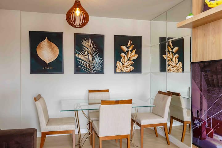 Apt 2 Qtos Com Garagem E Churrasqueira Na Sacada - Curitiba