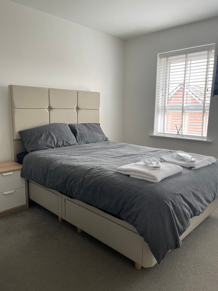 Modern, And Immaculate Private Room In Nuneaton - ヌニートン