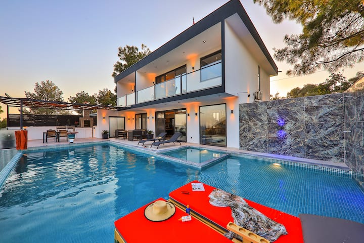 Modern, Büyük Yüzme Havuzlu, Bilardo Masalı Villa - İslamlar