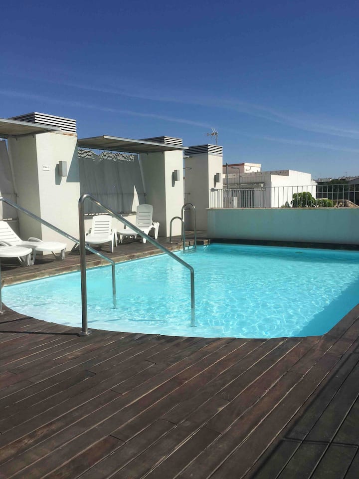 Junto A Santa Cruz. Parking(gratis) Y Patio. - Sevilla
