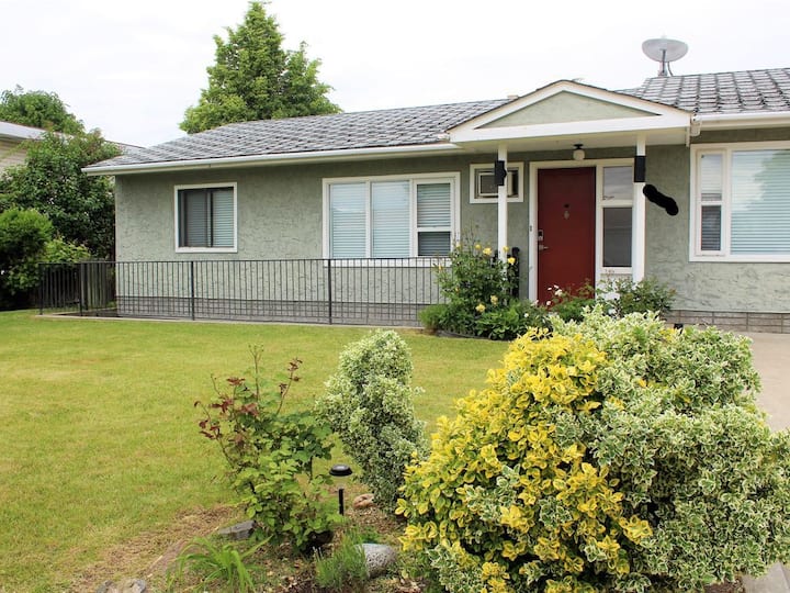 Clean Family Friendly Osoyoos Home!!! - Osoyoos