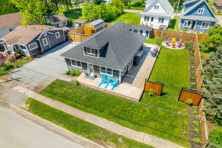 Bones Beach House - Crystal Beach