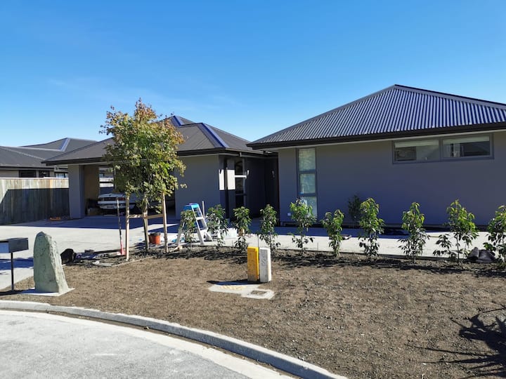 5 Bedroom Beauty In Lake Hayes Estate - Lake Hayes
