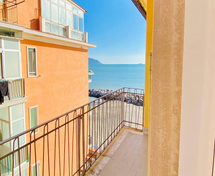 Guesthost - Cosy Flat With Sea View Balcony - イタリア サレルノ