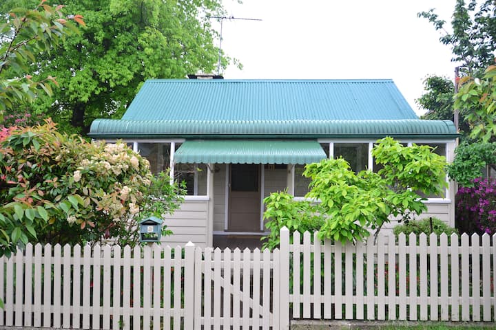 The Brinley's, Cottage With Character - Blue Mountains