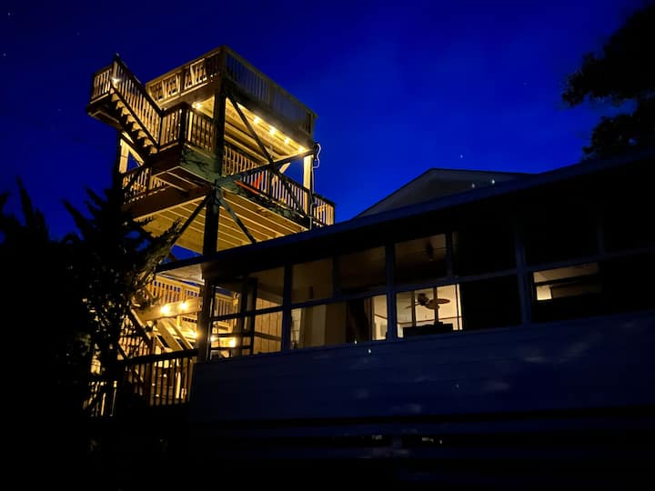 The Surf Side Bungalow- Beach Front! - Outer Banks, NC