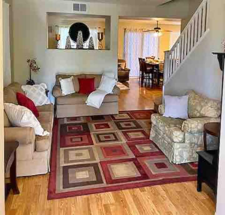 Fontana - 4br Home - Fit Large Group • Fast Wi-fi - Rialto, CA