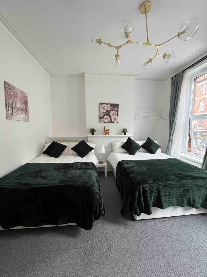 1 - Private Quadruple Room In King's Cross - London