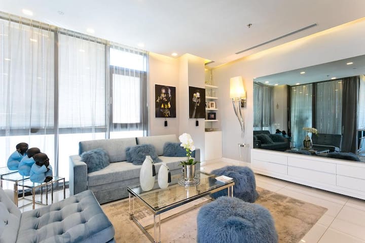 Amazing Beachfront Condo With Balcony And Parking - Tel Aviv-Yafo