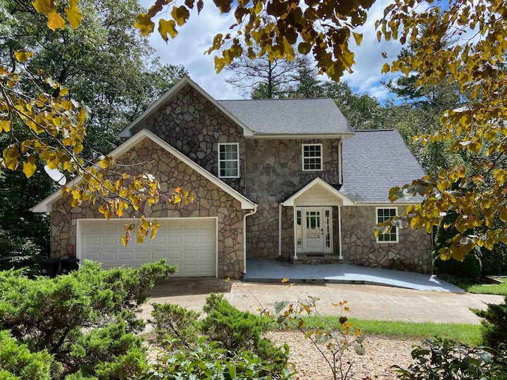 Private Mountain Home In Gated River Resort With Lots Of Amenities - Ellijay, GA