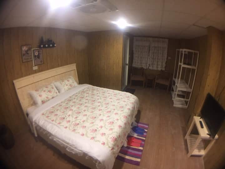 清境最便宜的雙人房，地理位置優越有景觀台欣賞美景，房間裝修新頴是新民宿 - 허핑 구