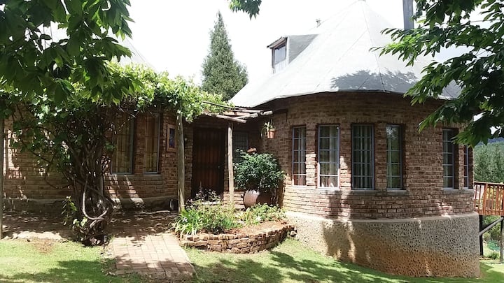Piet-my-vrou @ Athanor, Family Cottage - Hogsback