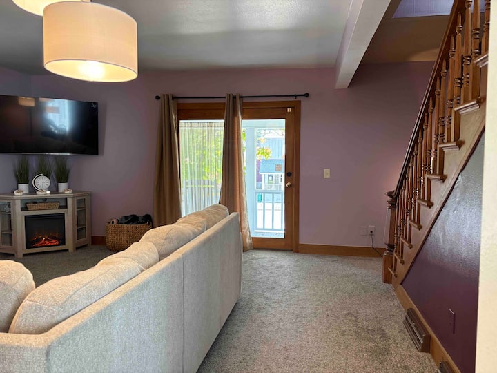 Cozy River Home In Driftless Area - Prairie du Chien, WI