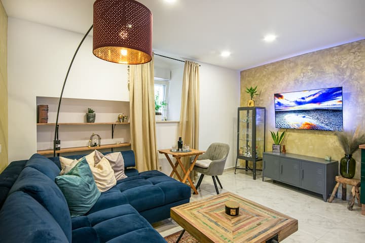 Cozy Apartment In Heart Of City - Makarska