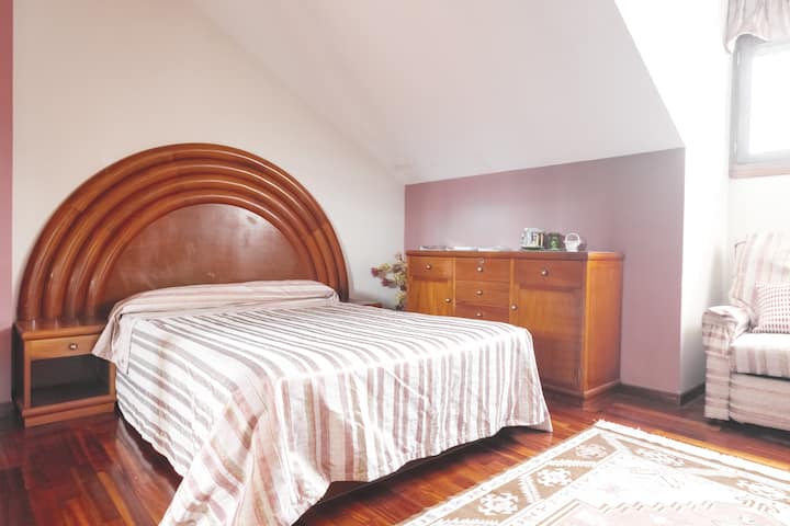 Huge&comfy Airport Room&bathroom - Santander