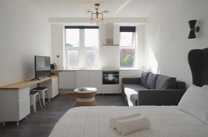 Modern Studio Apartment - London Bridge Station