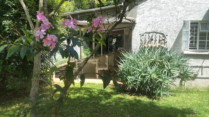 Cotton Cottage - Fully Solar, Fast Wi-fi - Harare