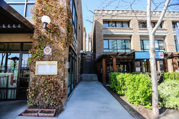 2bedrooms Condo In Downtown Sunset Courtyard - Kelowna