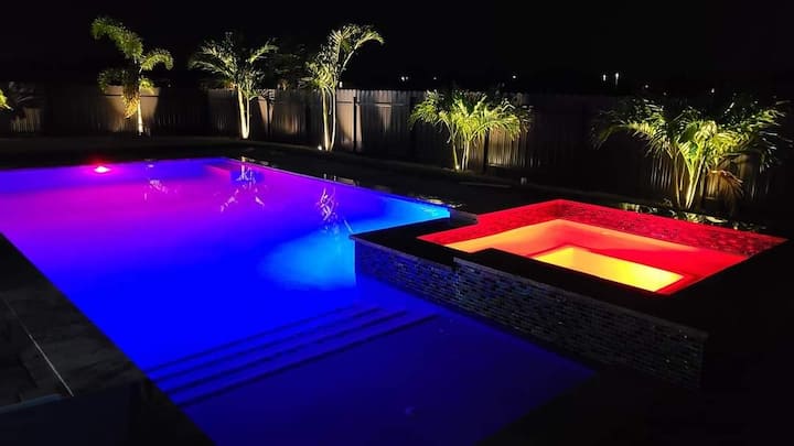 Heated Pool&spa Sunrise Villa - Cape Coral, FL