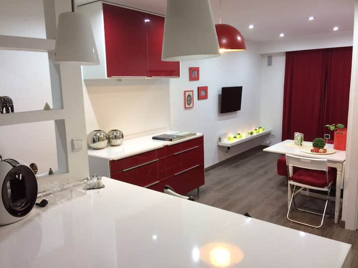 Luminoso Y Coqueto áTico. - License Hutb-016889 - L'Hospitalet de Llobregat