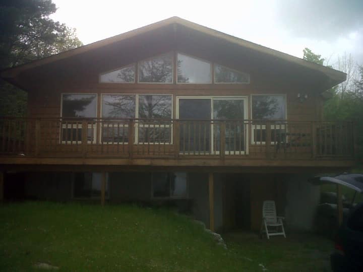 Pigeon Lake Family Sized Cottage - Bobcaygeon