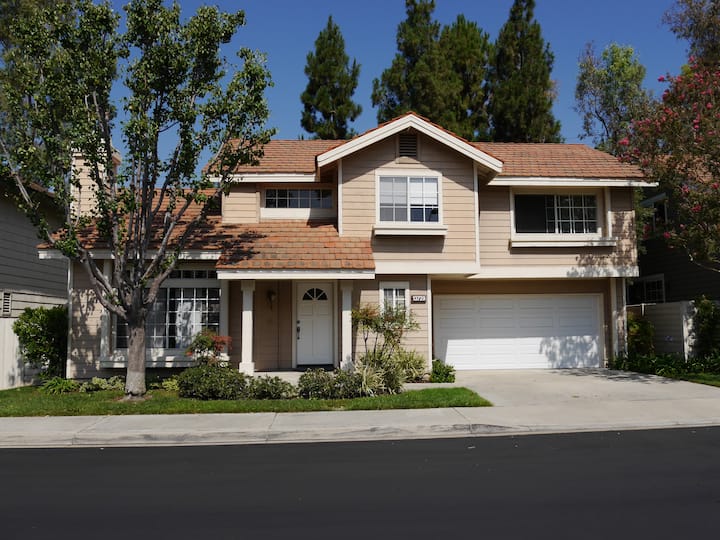 Single Family 2 Br House In Tustin - Tustin, CA