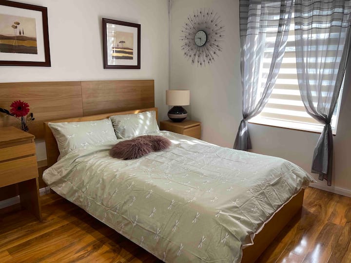 En Suite Room 3 Near Stepping Hill Hospital - Stockport