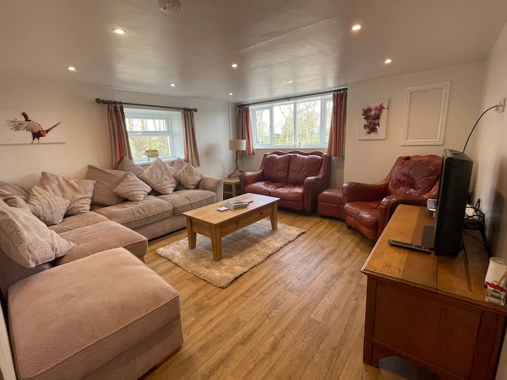 The Old Dairy Accommodation ~ Spacious 8 Bedroom - Burnham-on-Crouch