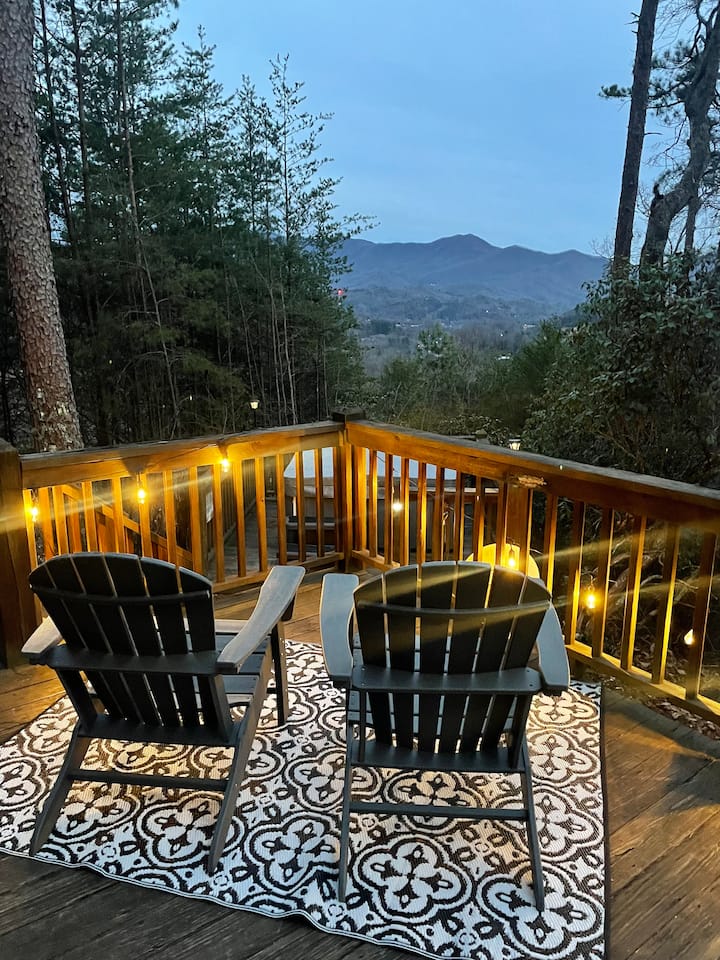 Rustic Log Cabin W/ Mtn View. Hot Tub. Fire Pit - Bryson City, NC