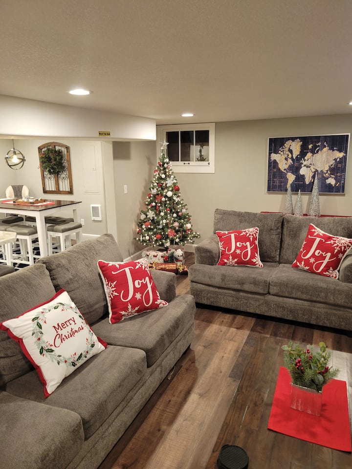 Entire Guest Unit - Cool Canby Crib-full Basement - Wilsonville, OR