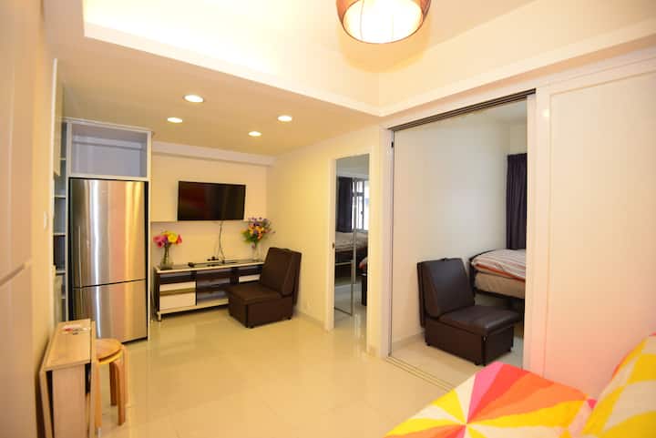 Lkr 3b1: 2 Br Apartment Next To Century Hotel - Wan Chai