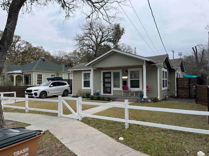 Downtown-ut Stylish Full House - Austin, TX