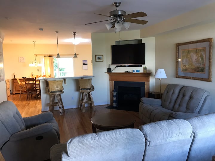 Beautiful Large Home Near Beach - Rehoboth Beach, DE