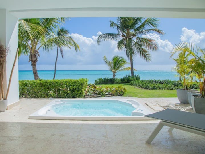 Cap Cana Stunning Beachfront Apartment - Punta Cana