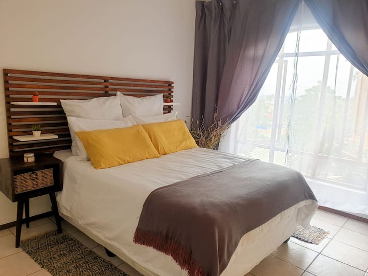 Modern Homely Apartment Near Monte Casino Fourways - Sandton