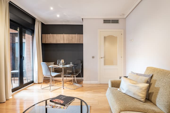 Premium Luxury City Center Apartment +Free Parking - Madryt
