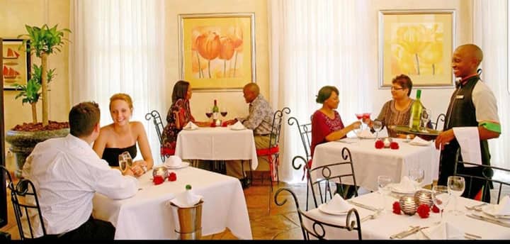 Privately Owned Self Catering Apartment In A Hotel - Durban