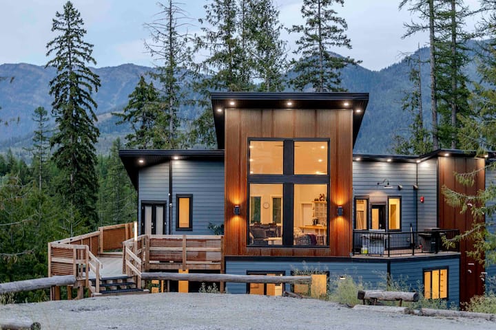Stunning Alpine Home Ski In Ski Out - Fernie