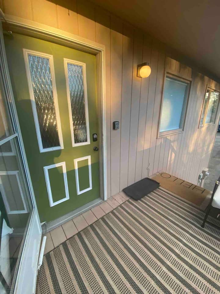 Modern & Chic 1 Bedroom Apartment - Anchorage, AK