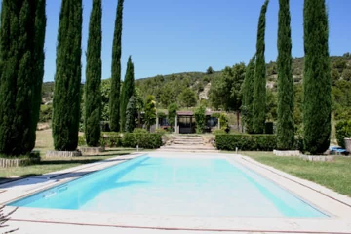 Charme Et Authenticité En Plein Coeur Du Lubéron ! - Lourmarin