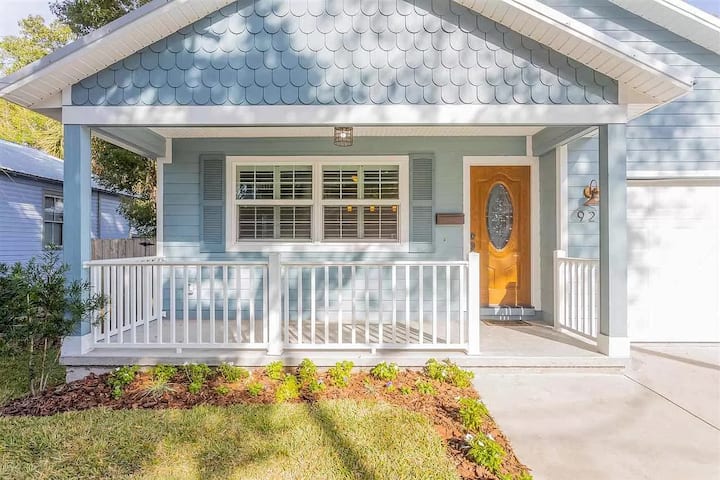 3 Br 5* Modern Blue Bungalow Welcomes U  To St Aug - St. Augustine, FL