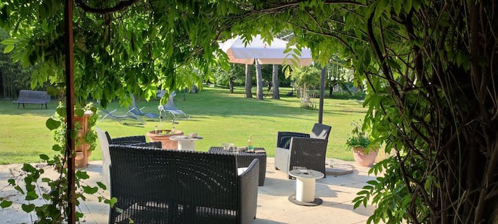 Petite Maison Provençale. - Pernes-les-Fontaines
