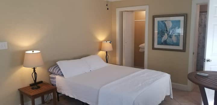 Key West In Town Studio With Free Bikes - Key West, FL